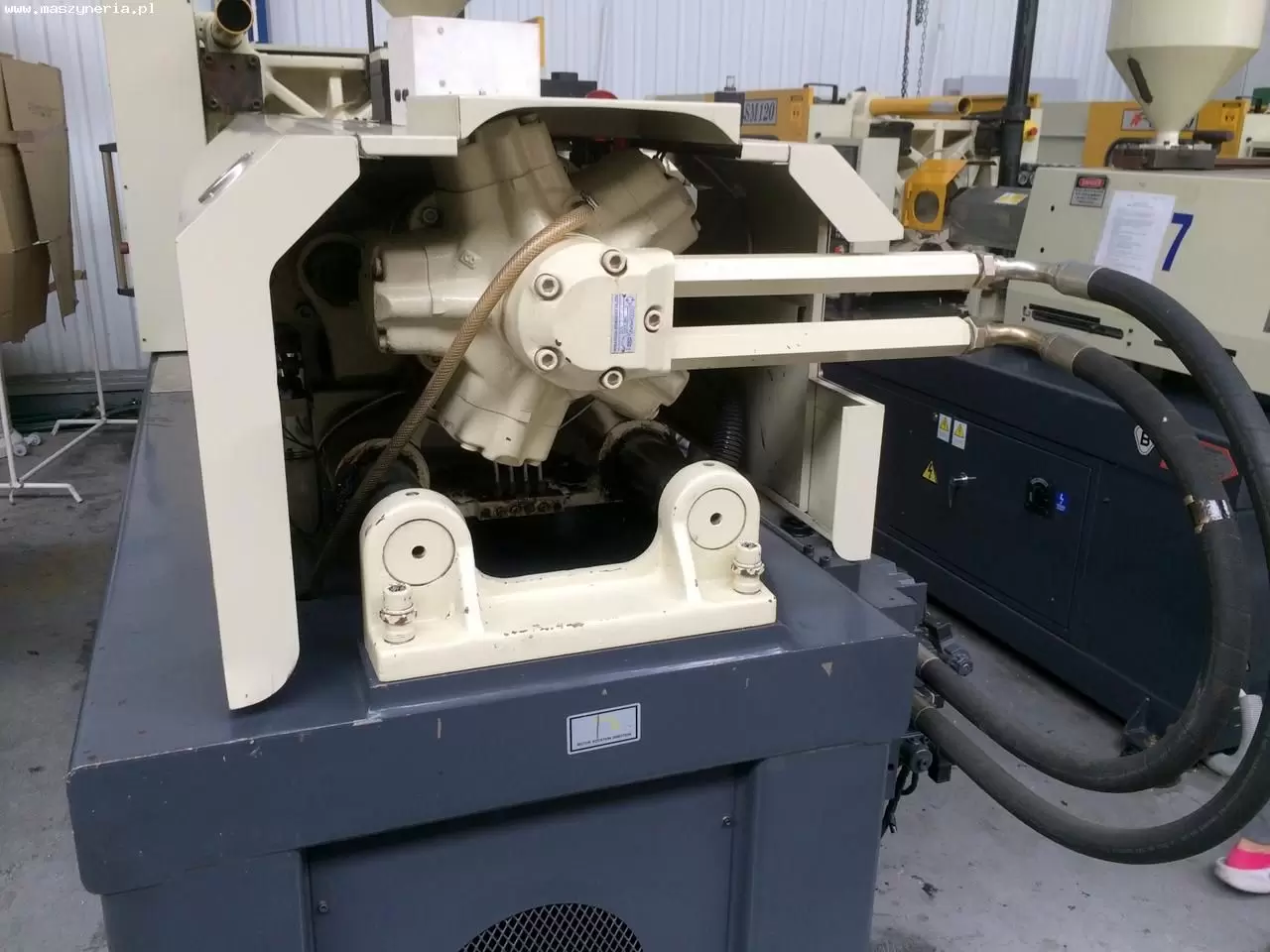 Plastic Injection Molding Machines: Components, Types, Applications ...